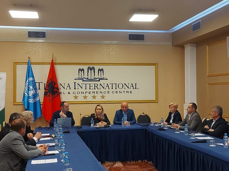 Zv.ministri Jaupllari në një takim me organizatorët e FAO-s për ... Zv.ministri Jaupllari në një takim me organizatorët e FAO-s për ...